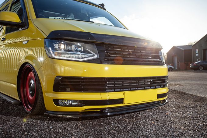 VW T6 Bumper Trims - Front Bumper - Gloss Black | THQ
